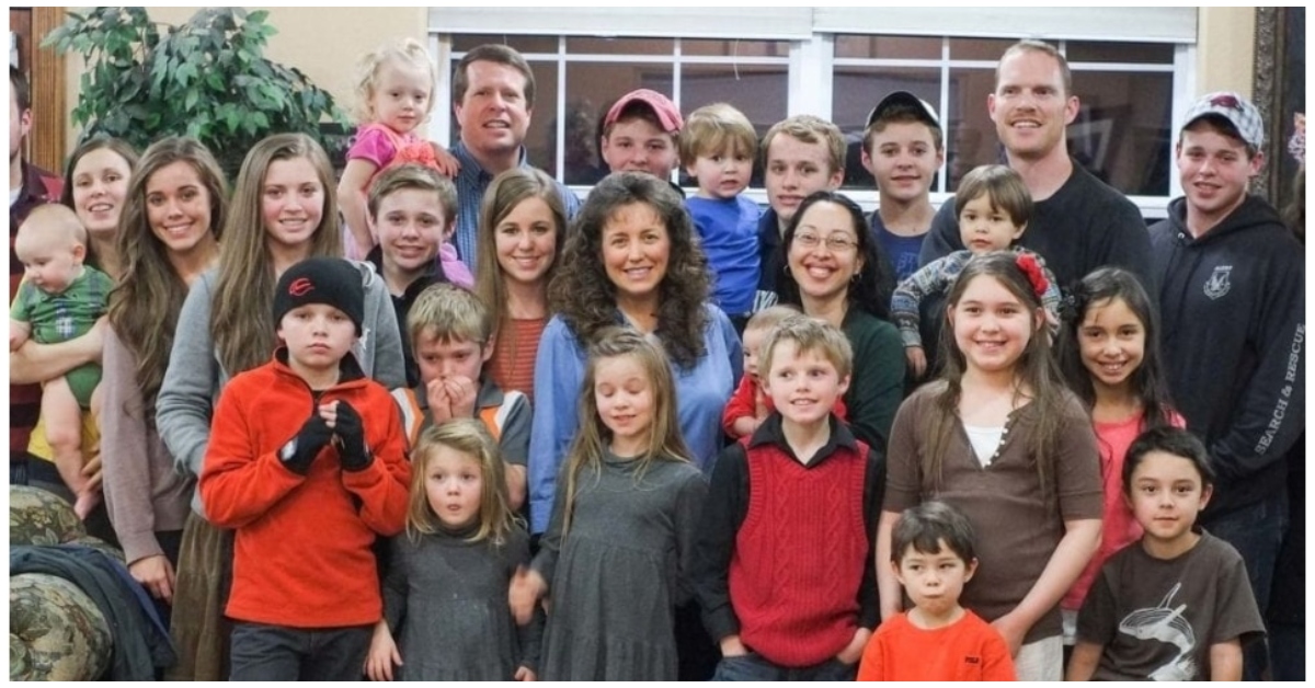 When Faith Collides with Fame: Sharing The Duggar Family Lifestyle
